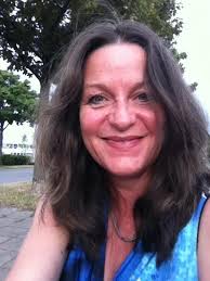 Alison Chabloz bandita dai confini francesi per 40 anni! - Andrea Carancini